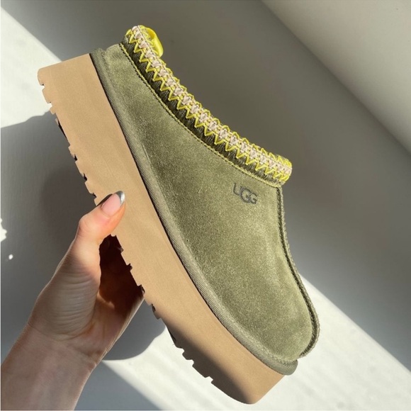 UGG | Shoes | Ugg Tazz Platform Slipper Clog In Burnt Olive Green ...